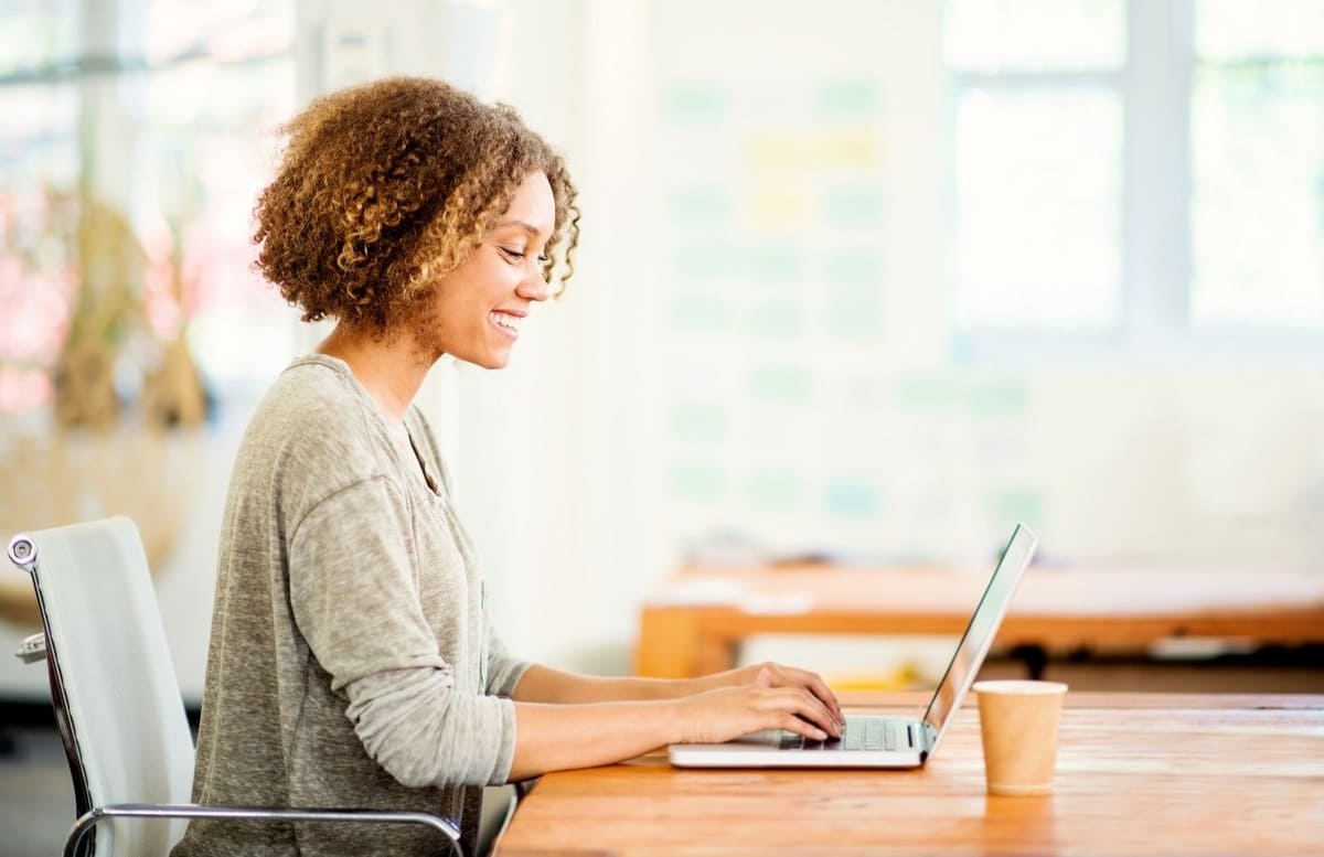 Com Salário de R$ 2 mil mais Benefícios, Empresa Contrata Atendente.